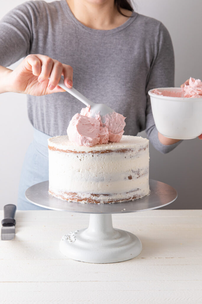 How to Ice a Cake - Style Sweet