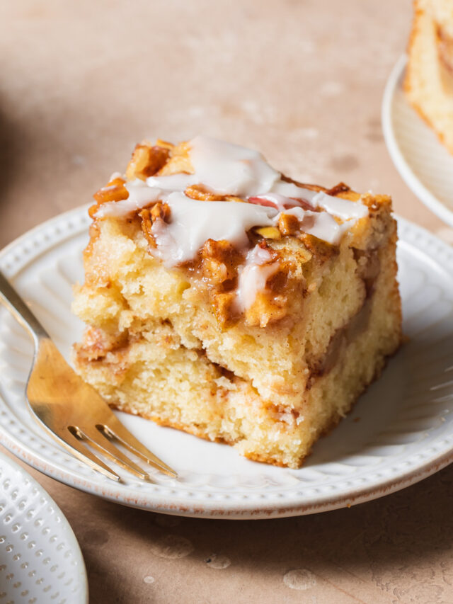 Apple Cinnamon Cake - Style Sweet