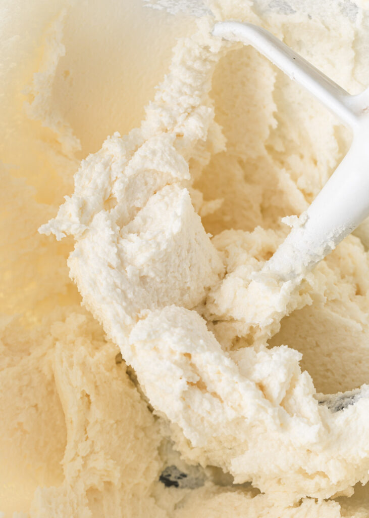 How to Use the Creaming Method for Fluffy Cakes - Style Sweet