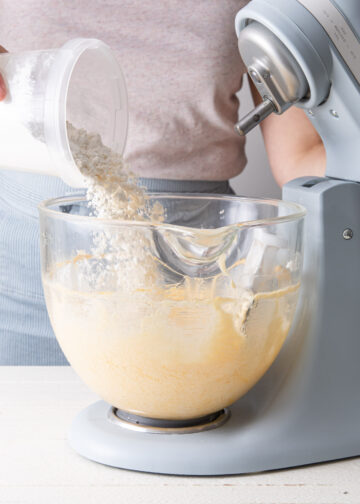 How to Use the Creaming Method for Fluffy Cakes - Style Sweet