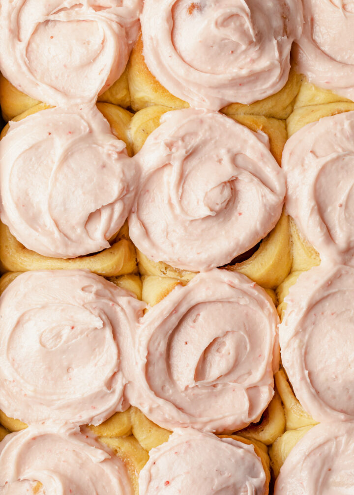 Strawberry Cinnamon Rolls - Style Sweet