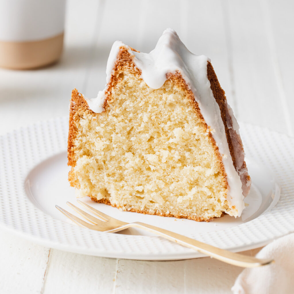 Easy and Moist Cardamom Cake - Style Sweet