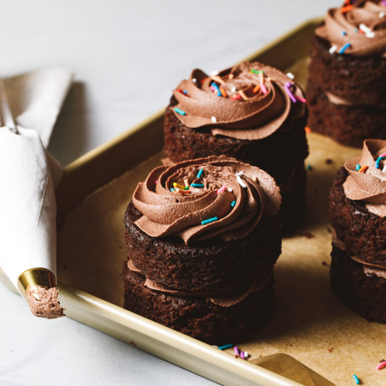 Chocolate Mini Cakes Recipe - Style Sweet