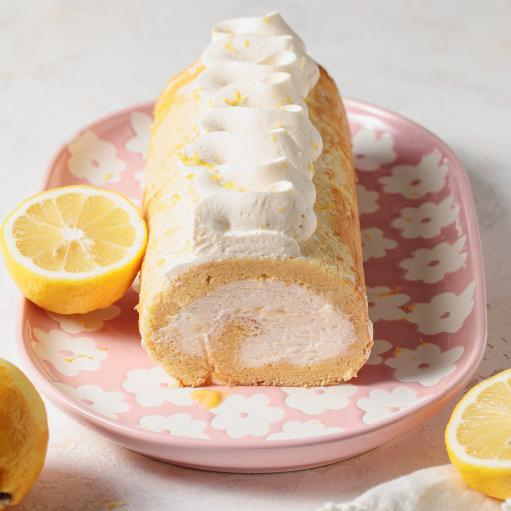 Lemon Swiss Roll - Style Sweet